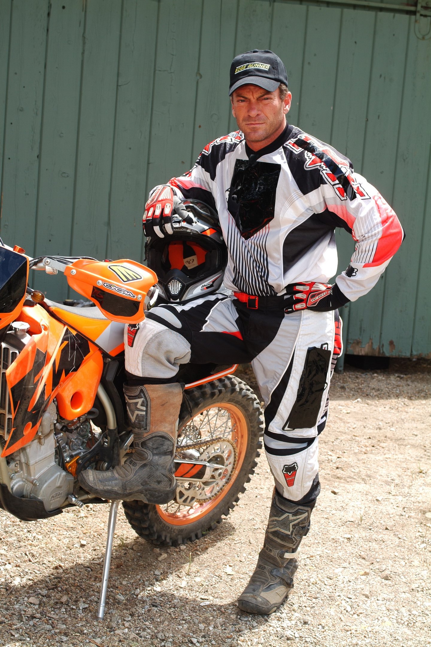 Lauren Phoenix Gets Fucked By The Pond Photos